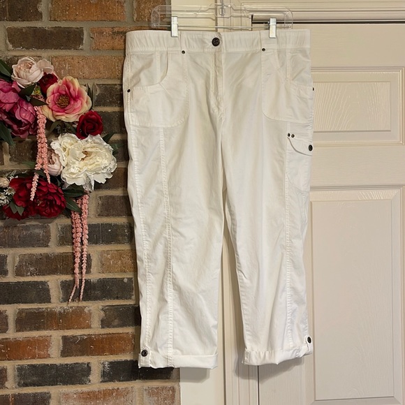 Counterparts | Pants & Jumpsuits | Capri Pants White 6 | Poshmark